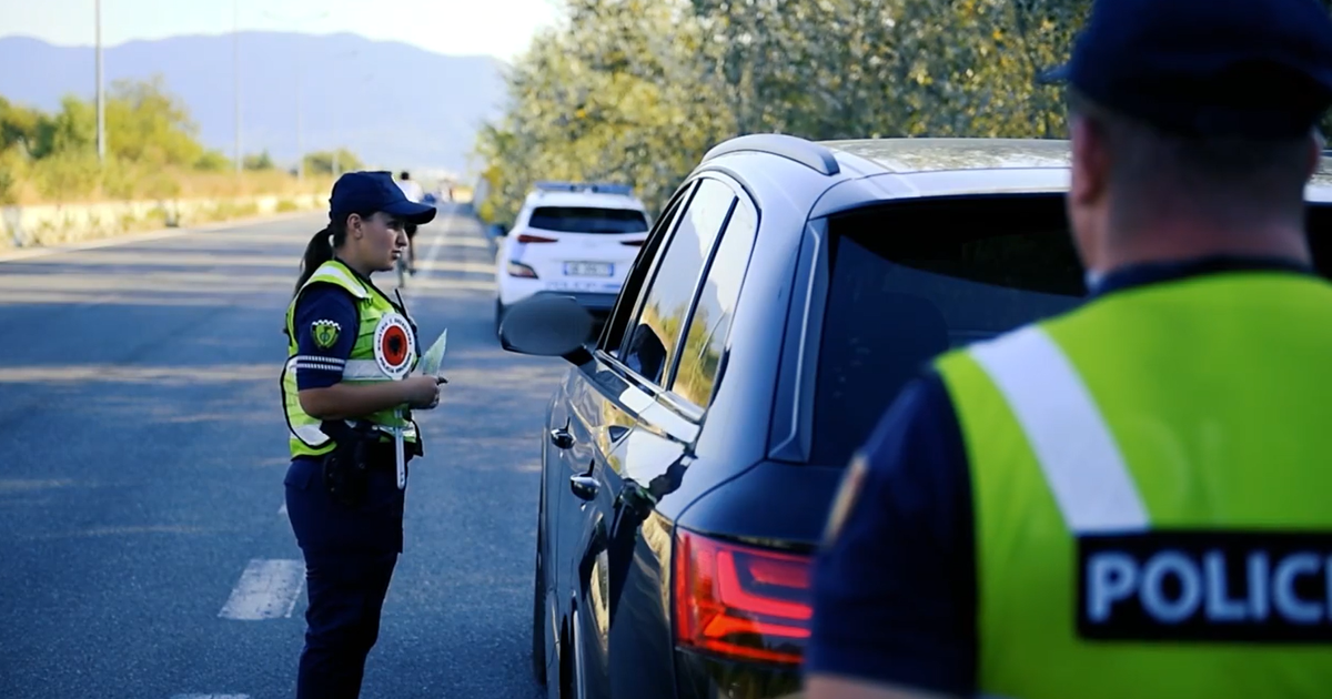 Policia rrugore ka dështuar/ "Lumi" i gjobave e ka përkeqësuar trafikun